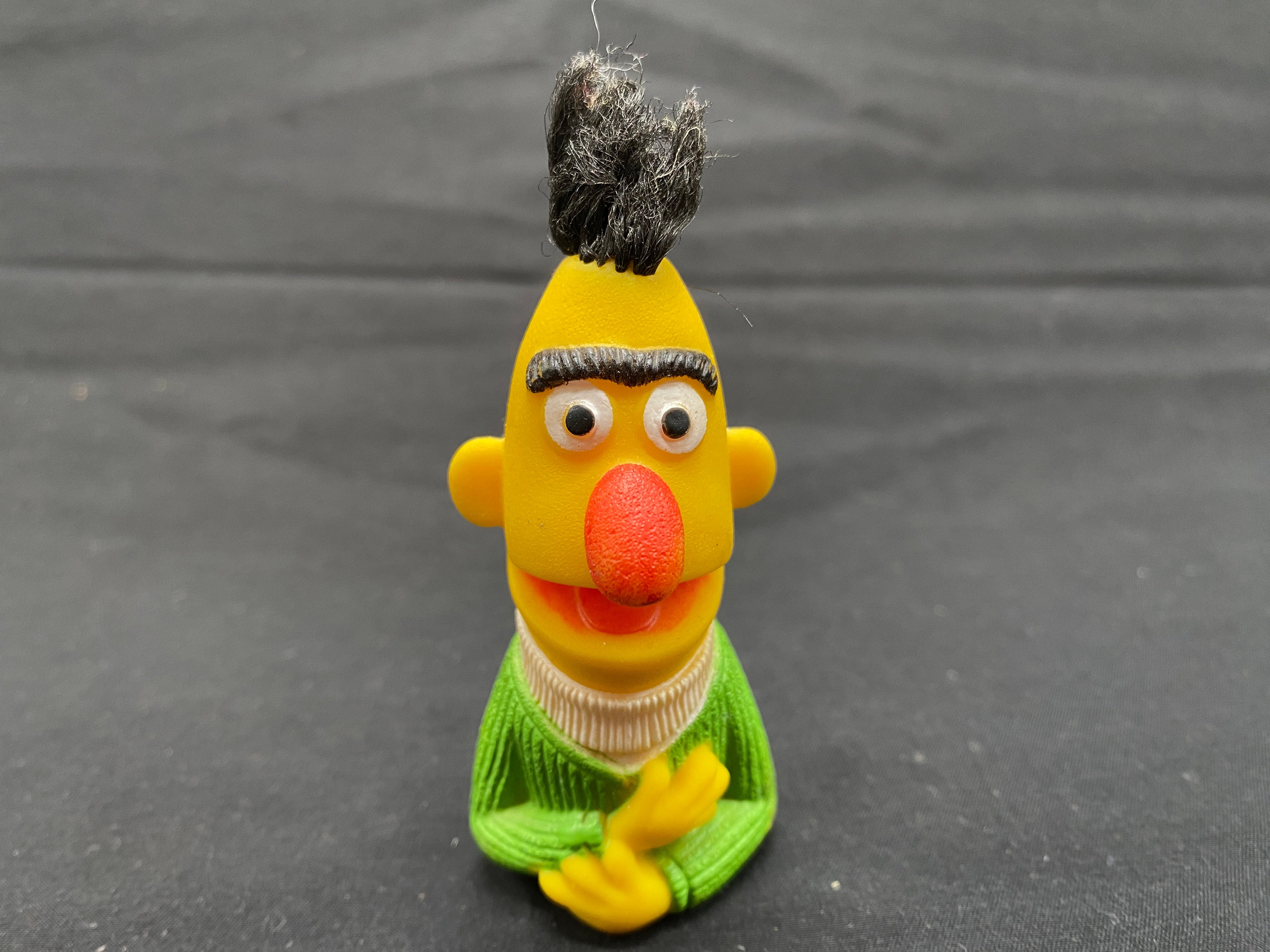 GABRIEL SESAME STREET BERT FINGER PUPPET - 1970S | Drtonguestoys.net