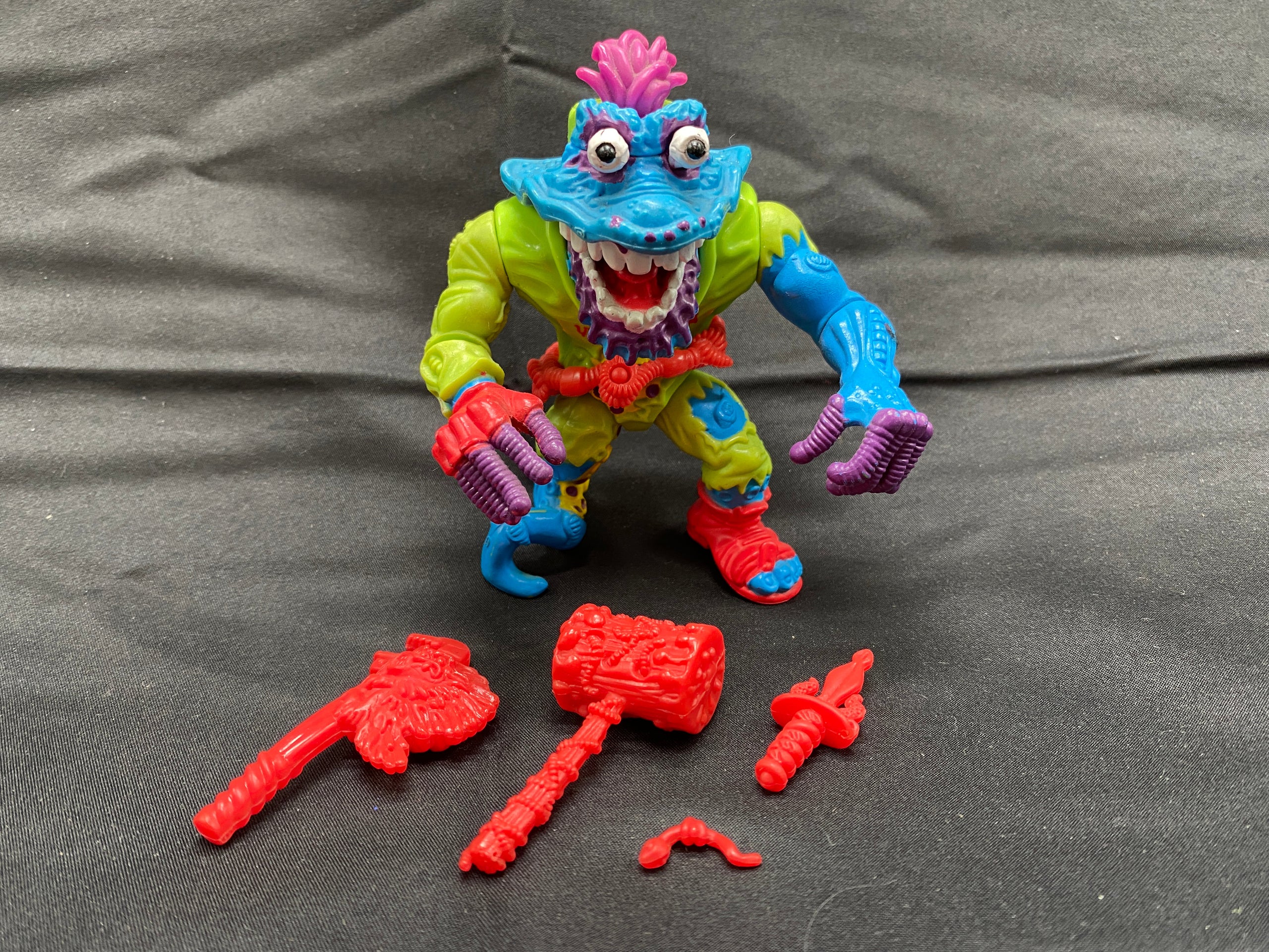 PLAYMATES TMNT WYRM LOOSE - 1991 | Drtonguestoys.net